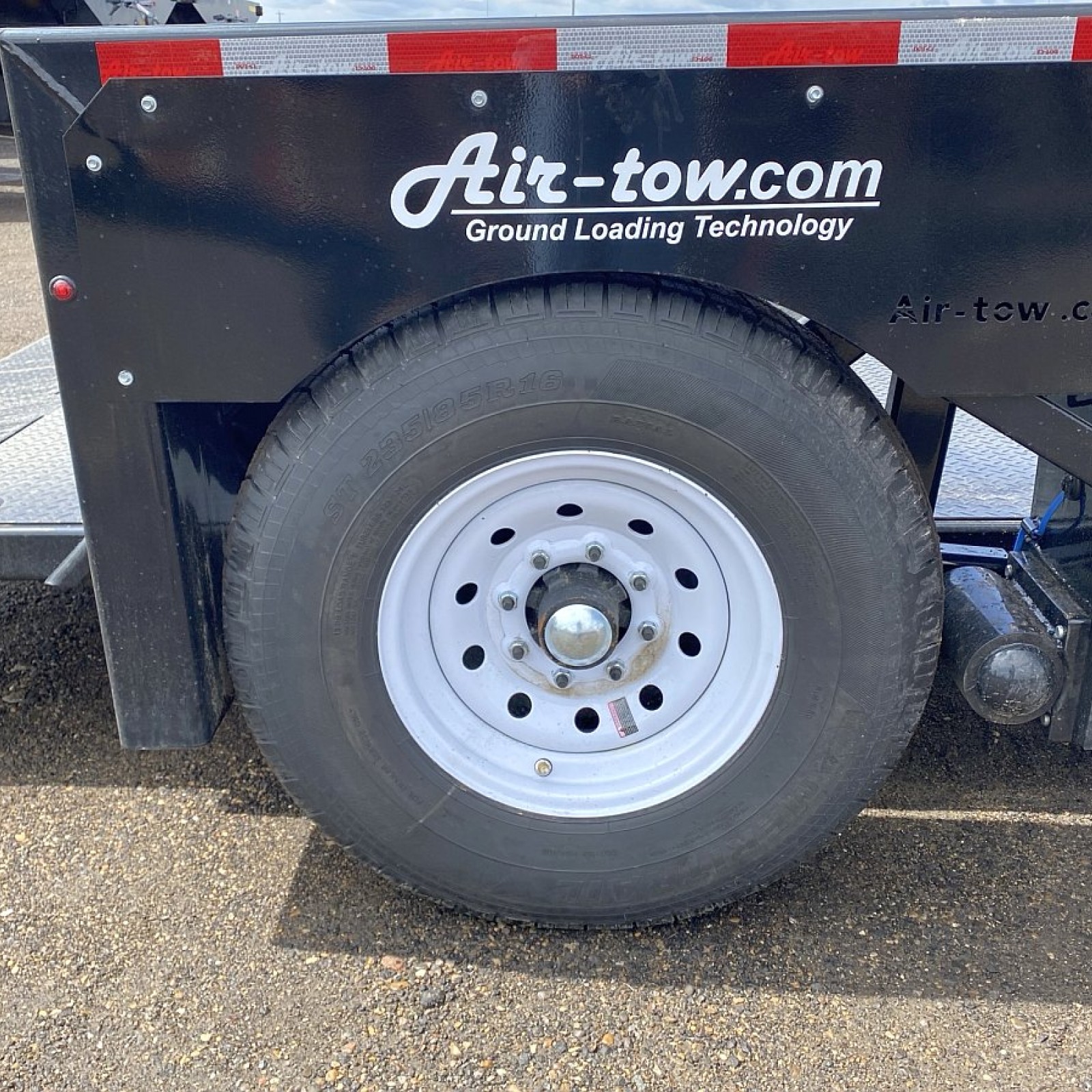 2024 Air-Tow 10' Ground Level Loading Trailer - Ground Level Loading ...