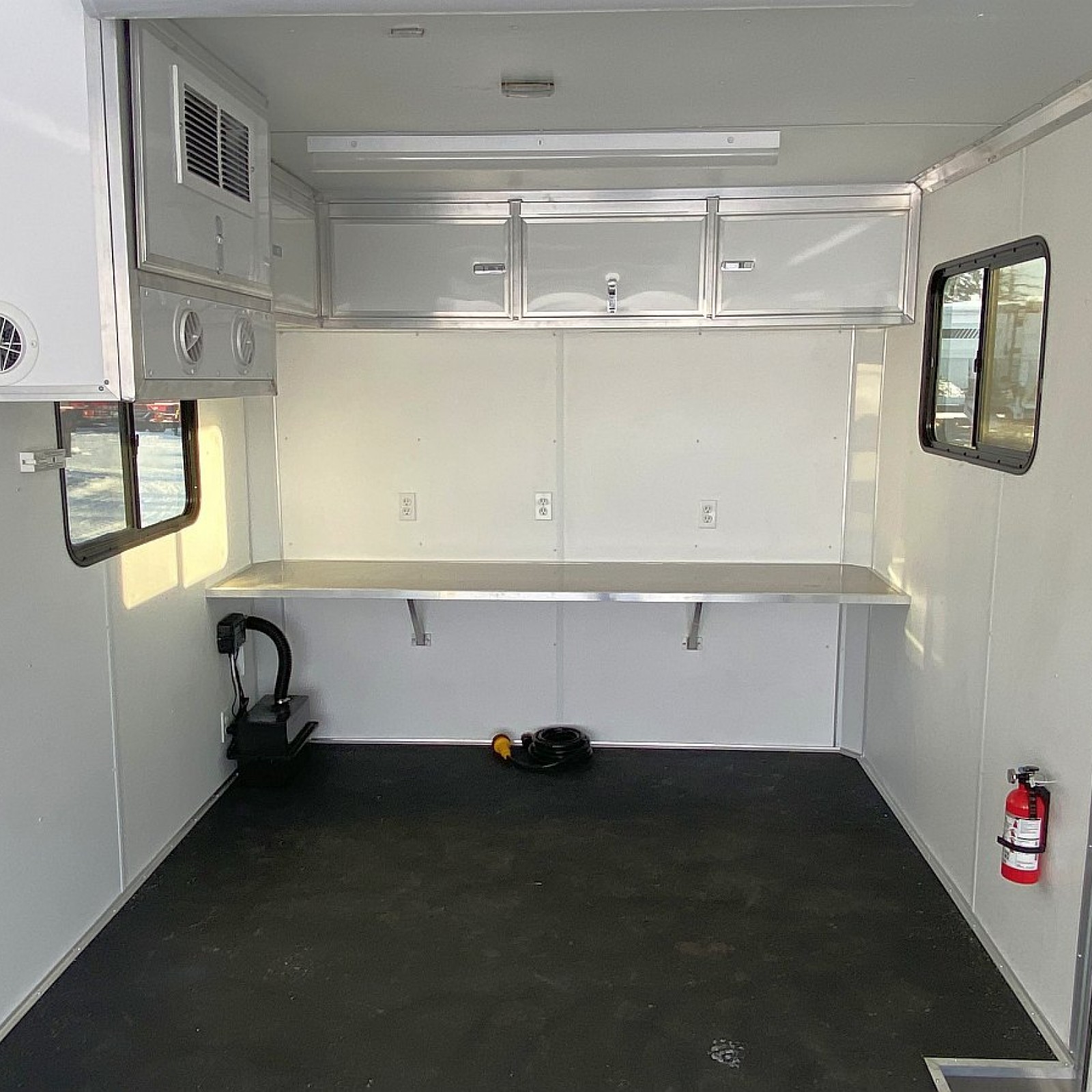 2025 Cross 8.5'x20' Enclosed Cargo Trailer - Trailer Inventory