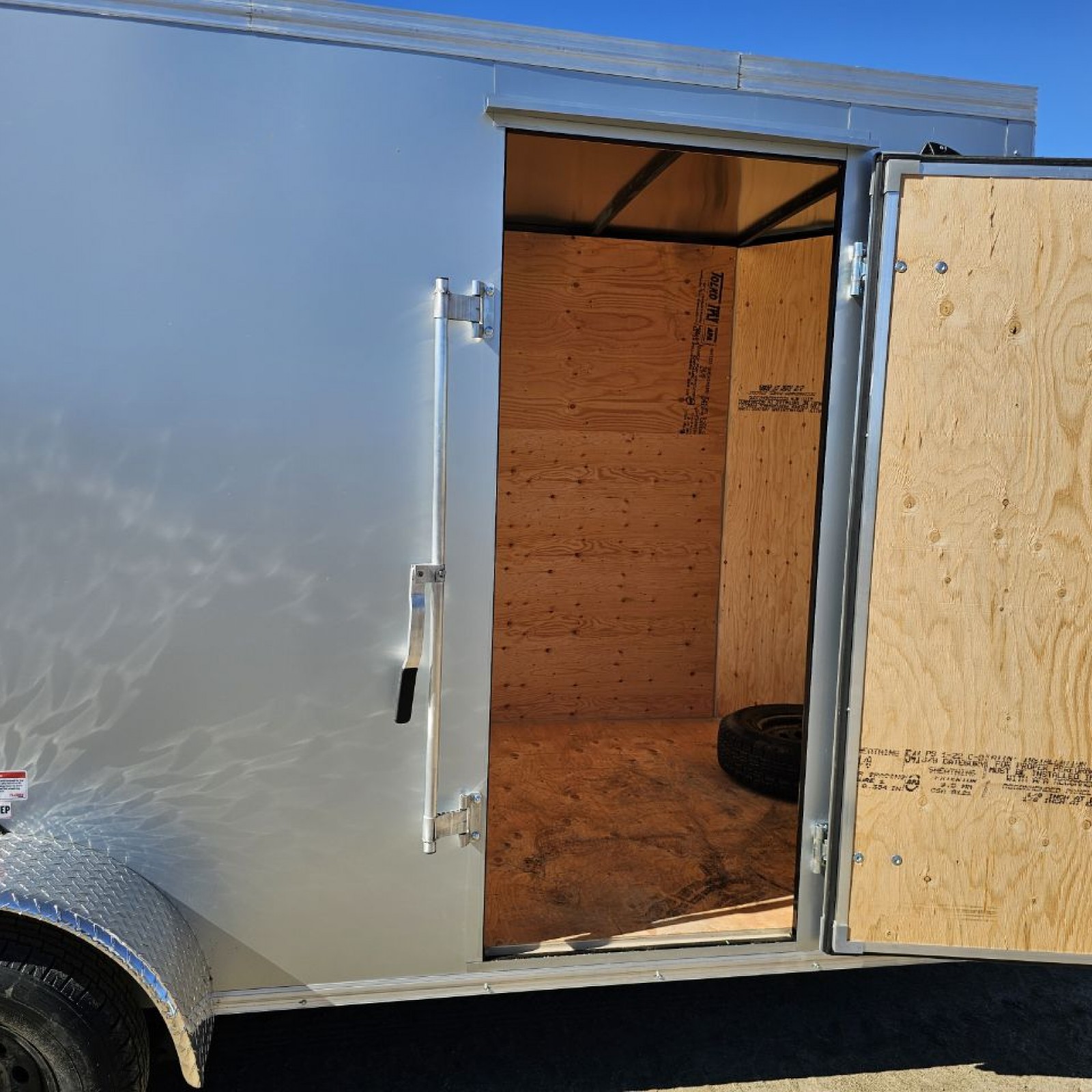 2025 Royal LCH 6' x 12' V-Nose Cargo - Steel Frame Cargo Trailers - Enclosed Trailers - Trailer ...