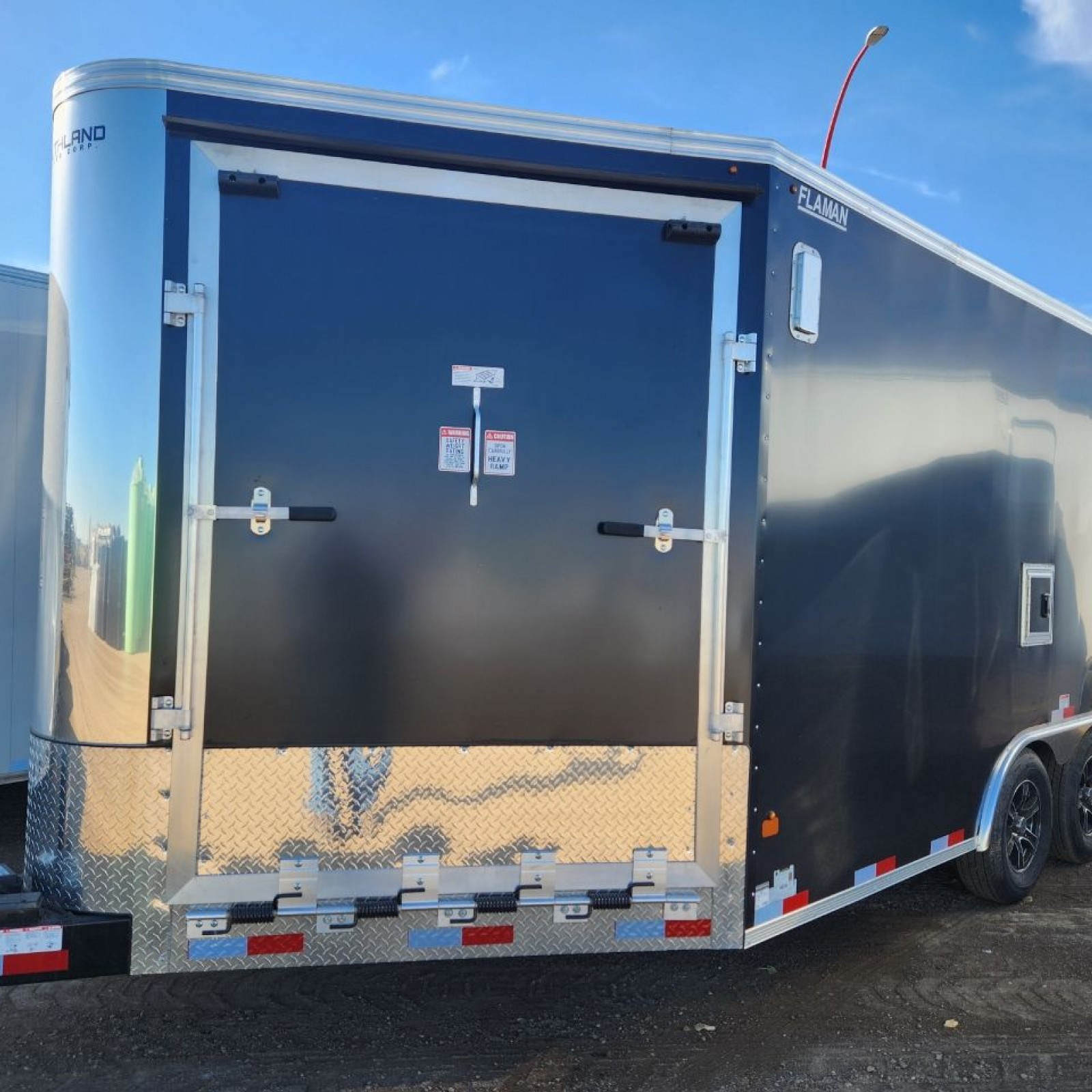 2025 Royal XR 8'6" x 16' + V-Nose Toy Hauler - Trailer Inventory