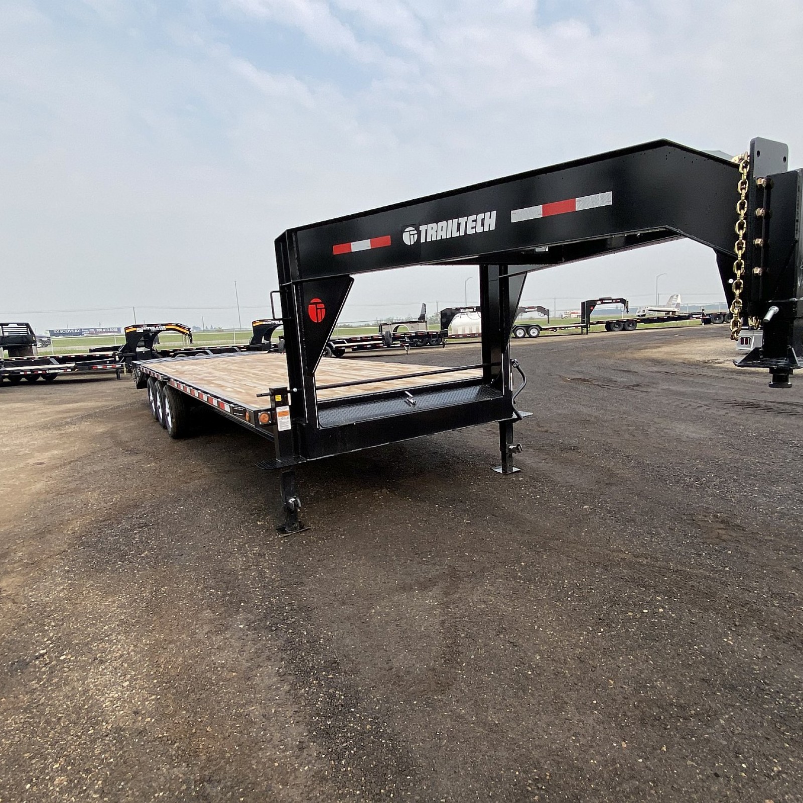 2025 Trailtech 24' Gooseneck Tri Axle Trailer