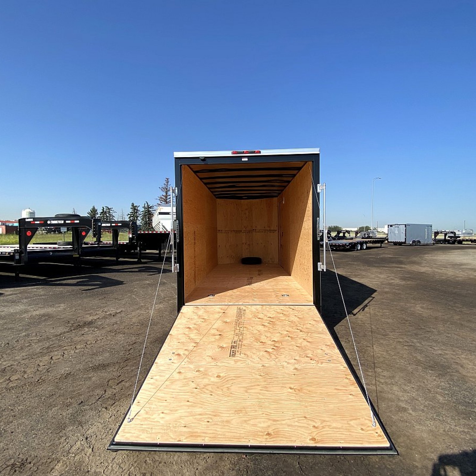 *Seasonal Clearout* 2025 Royal 7'x18' Enclosed Trailer - Trailer Inventory