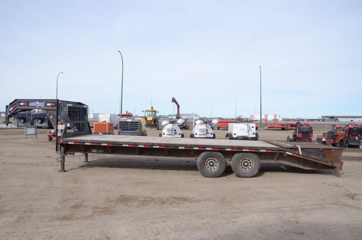 2014 Load Max 8'6" x 32' Gooseneck Flat Deck