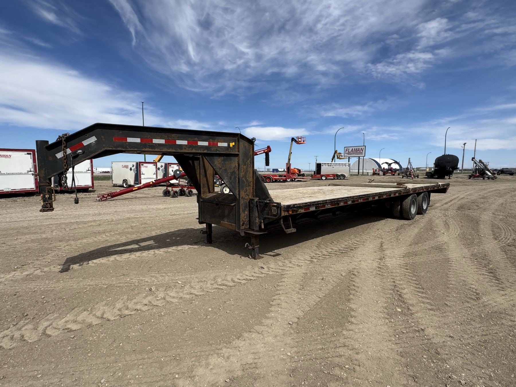 2014 PJ 8'6" x 30' Gooseneck Flat Deck - Trailer Inventory