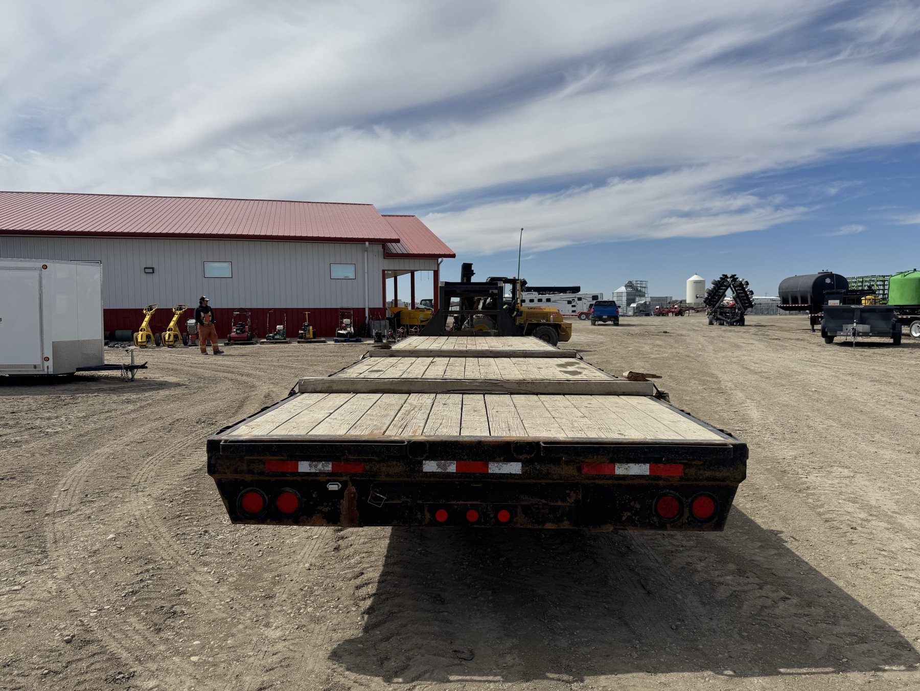 2014 PJ 8'6" x 30' Gooseneck Flat Deck - Trailer Inventory