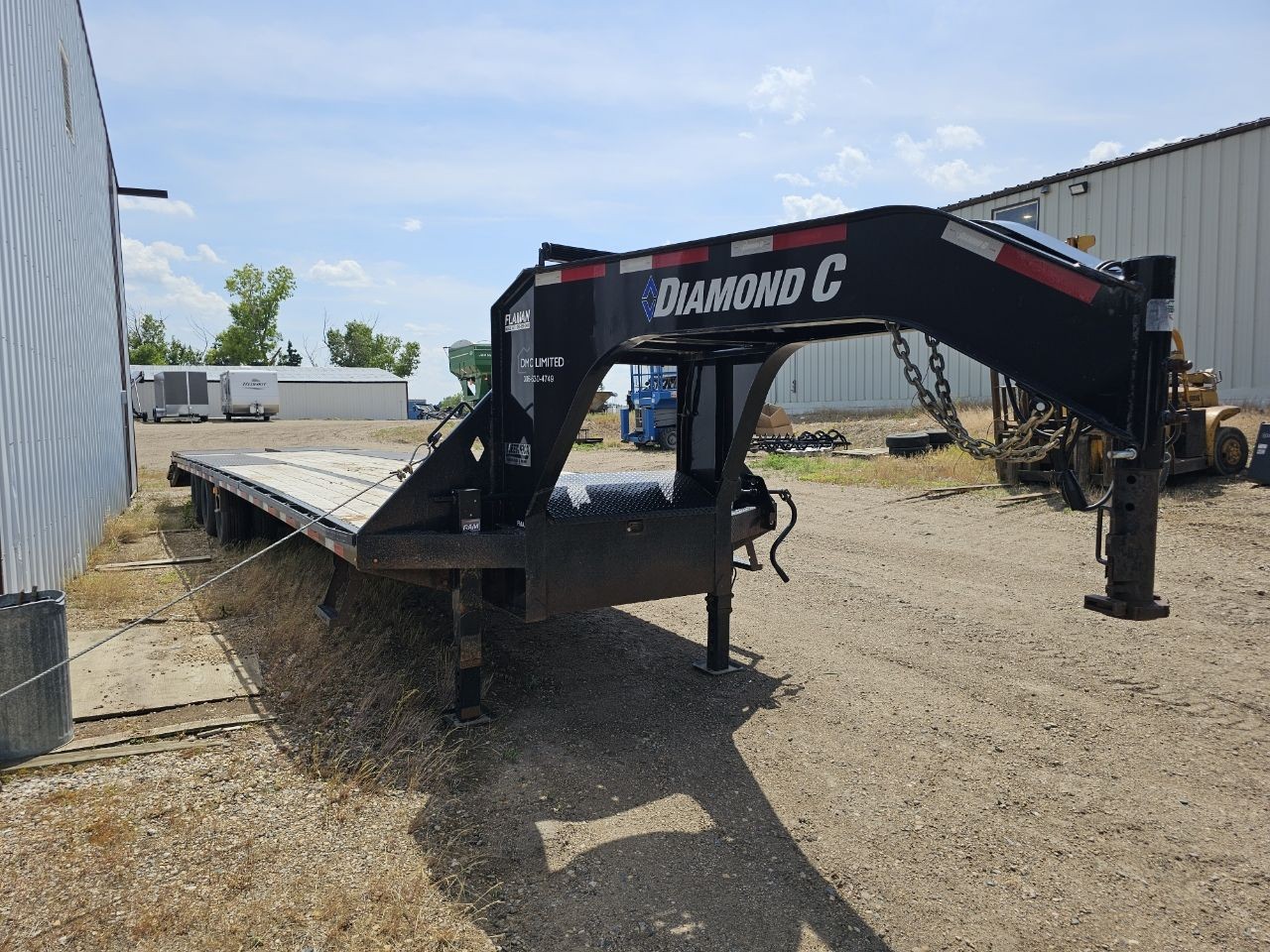 2021 Diamond C FMAX 310 Gooseneck Flat Deck Trailer