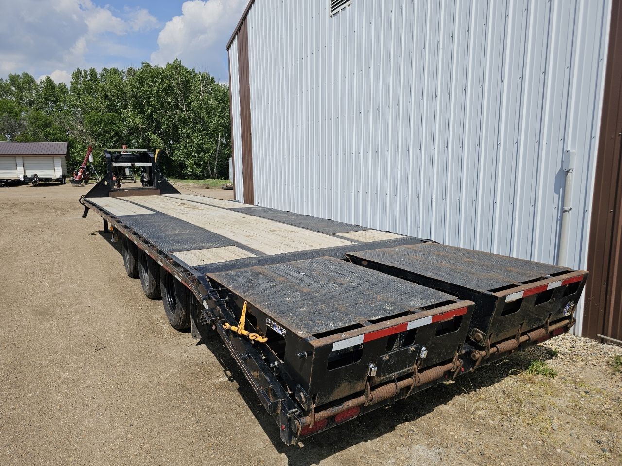 2021 Diamond C FMAX 310 Gooseneck Flat Deck Trailer