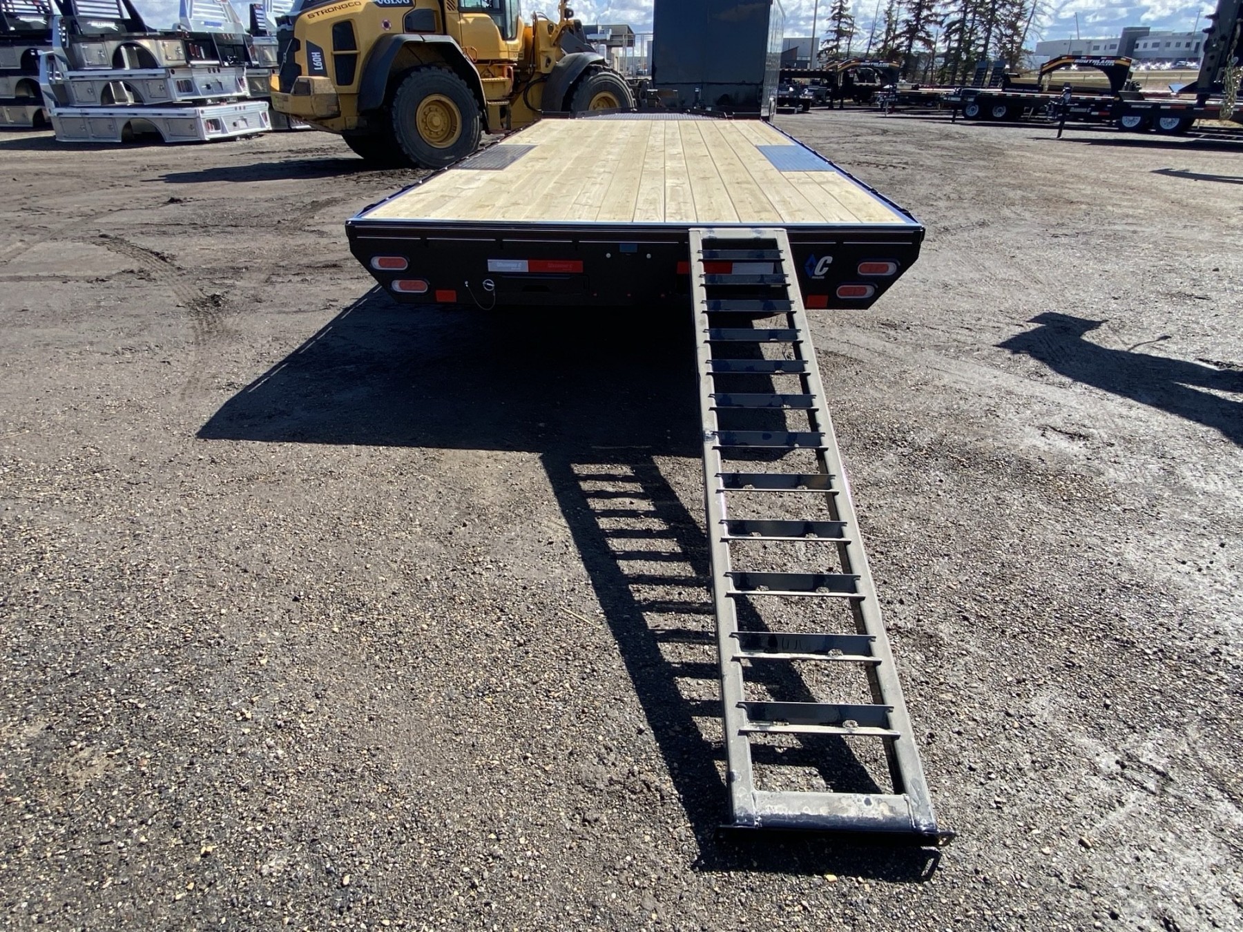 2025 Diamond C 20' Deck-Over Trailer - Trailer Inventory