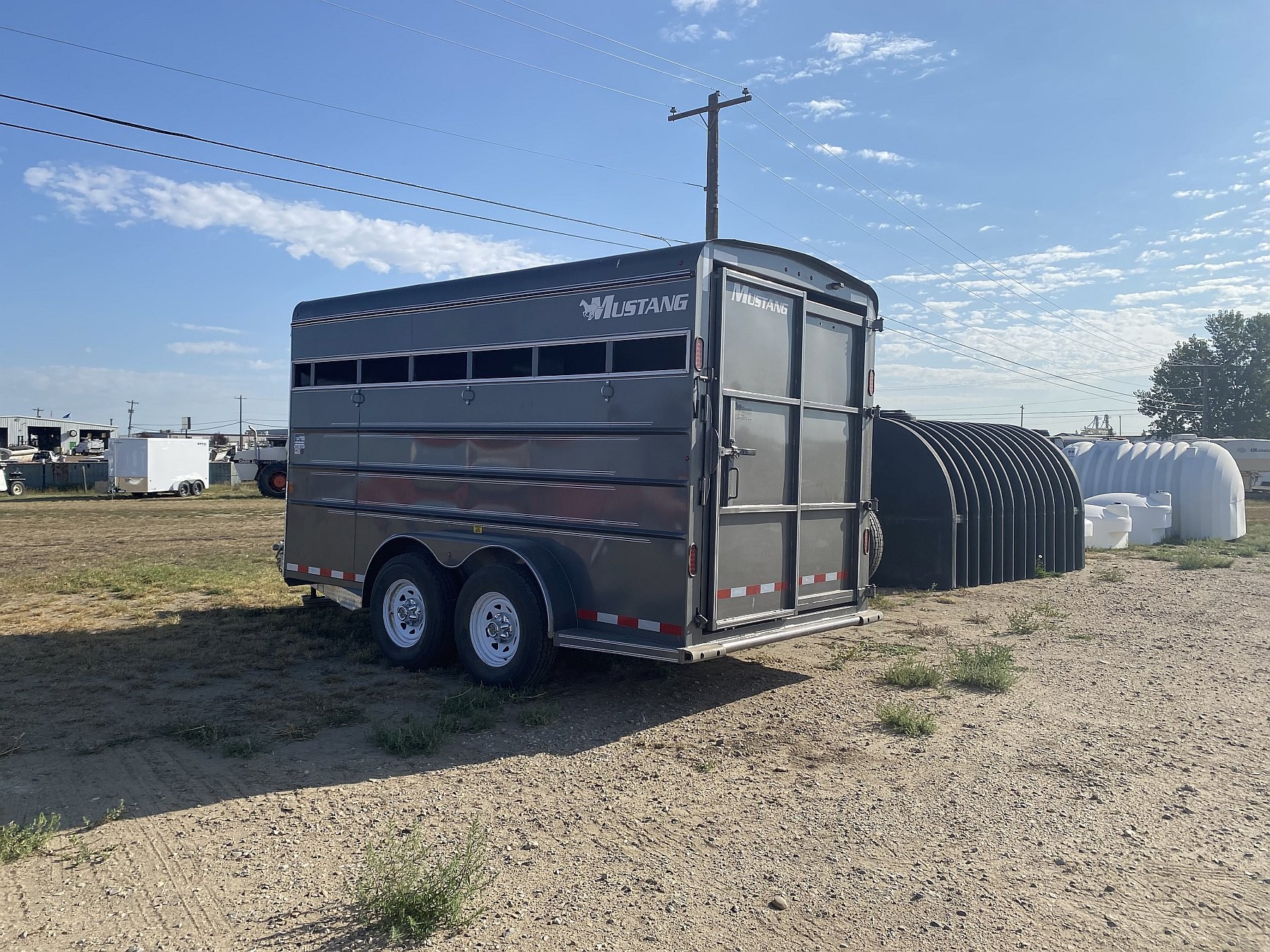 2025 Mustang 16' Tag Livestock Trailer