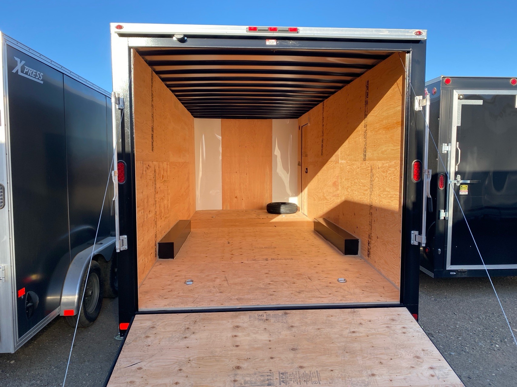 2025 Royal LARC 8'6" x 20' Flat Front Car Hauler - Enclosed Trailers ...