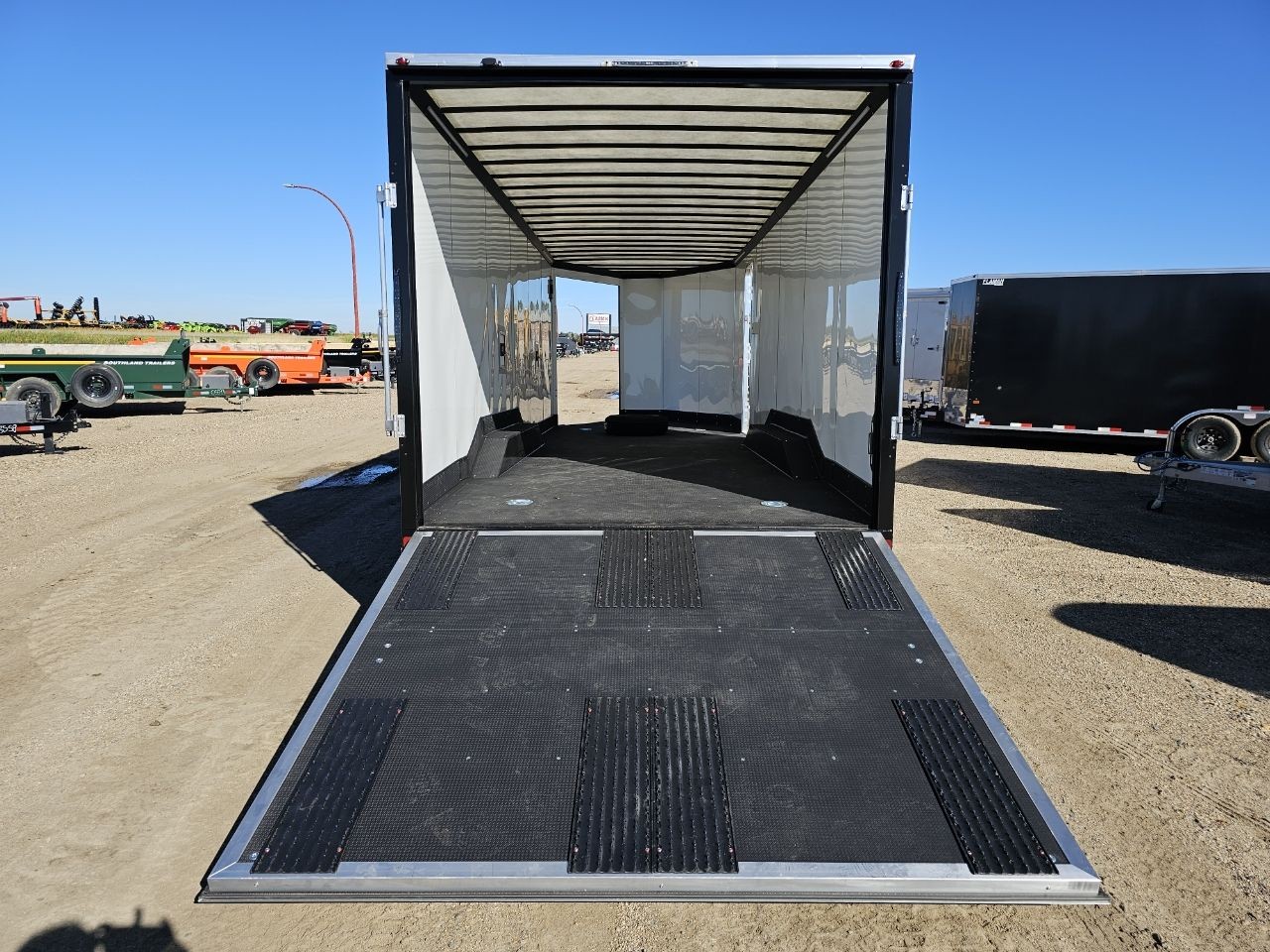 2025 Royal LARC 8'6" x 26' V-Nose Cargo - Enclosed Trailers - Trailer ...