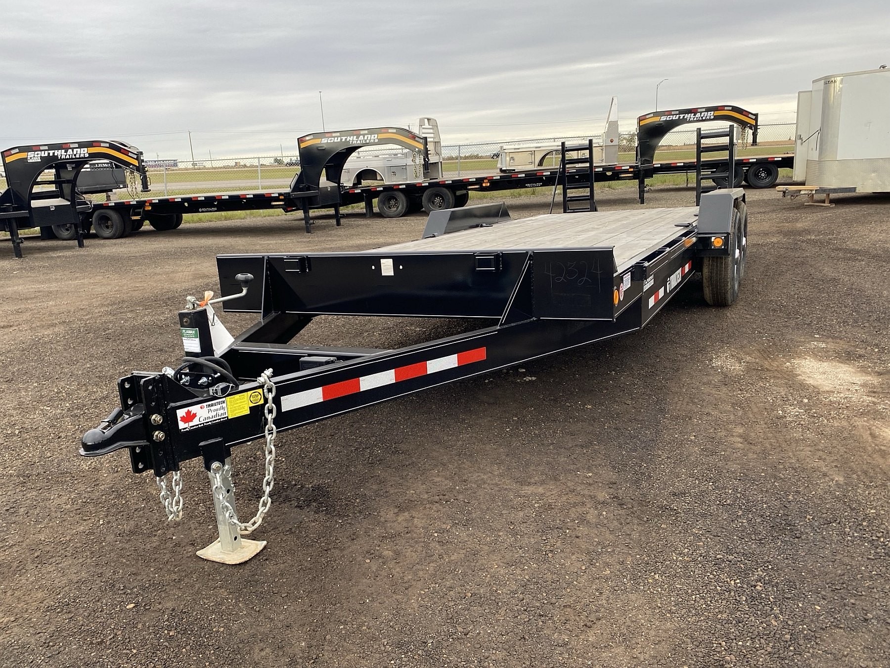 2025 Trailtech CELR270- 20' Equipment Trailer