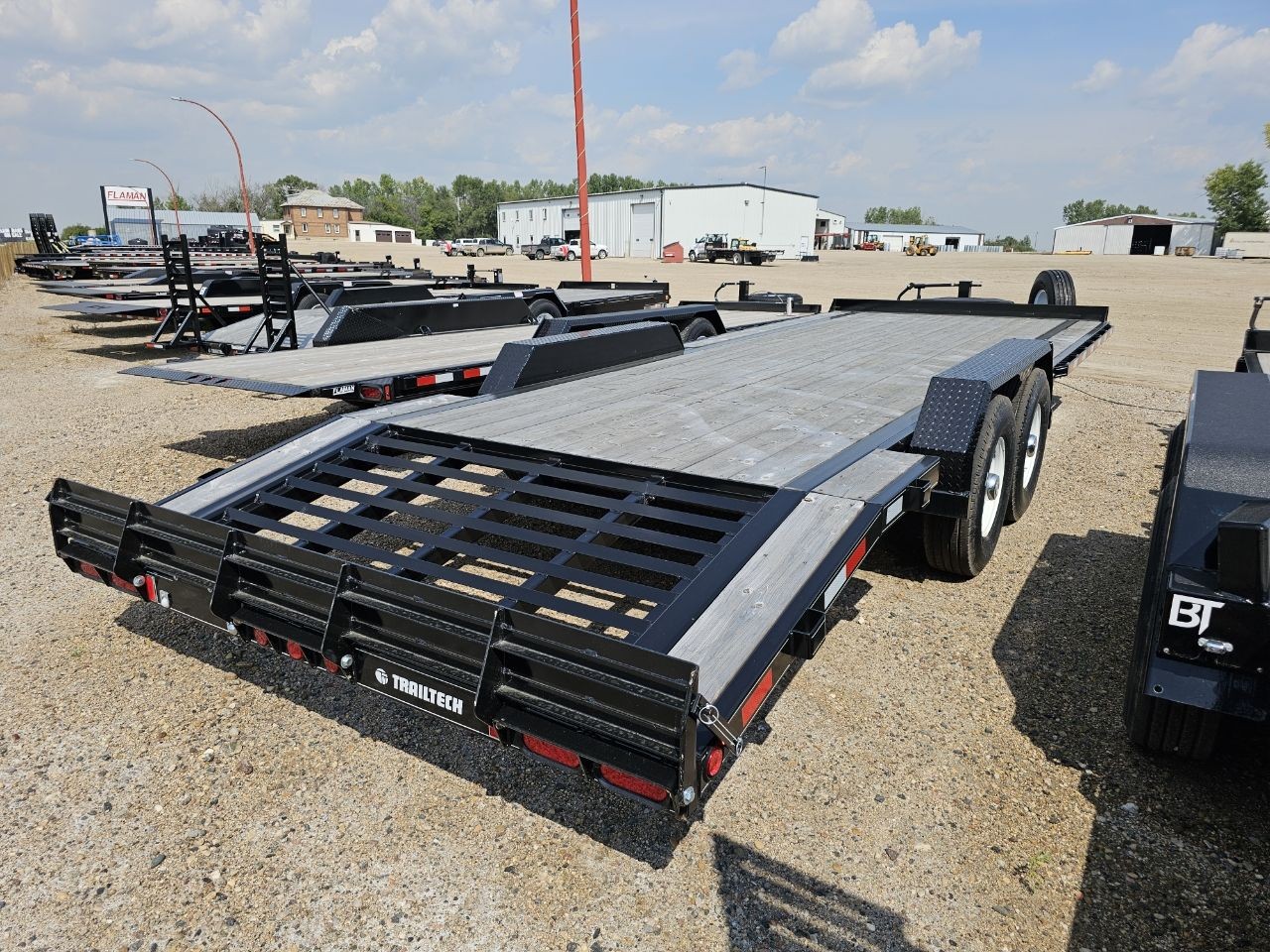2025 Trailtech MD280 8'6' x 24' BT Mid-Deck Tilt Trailer
