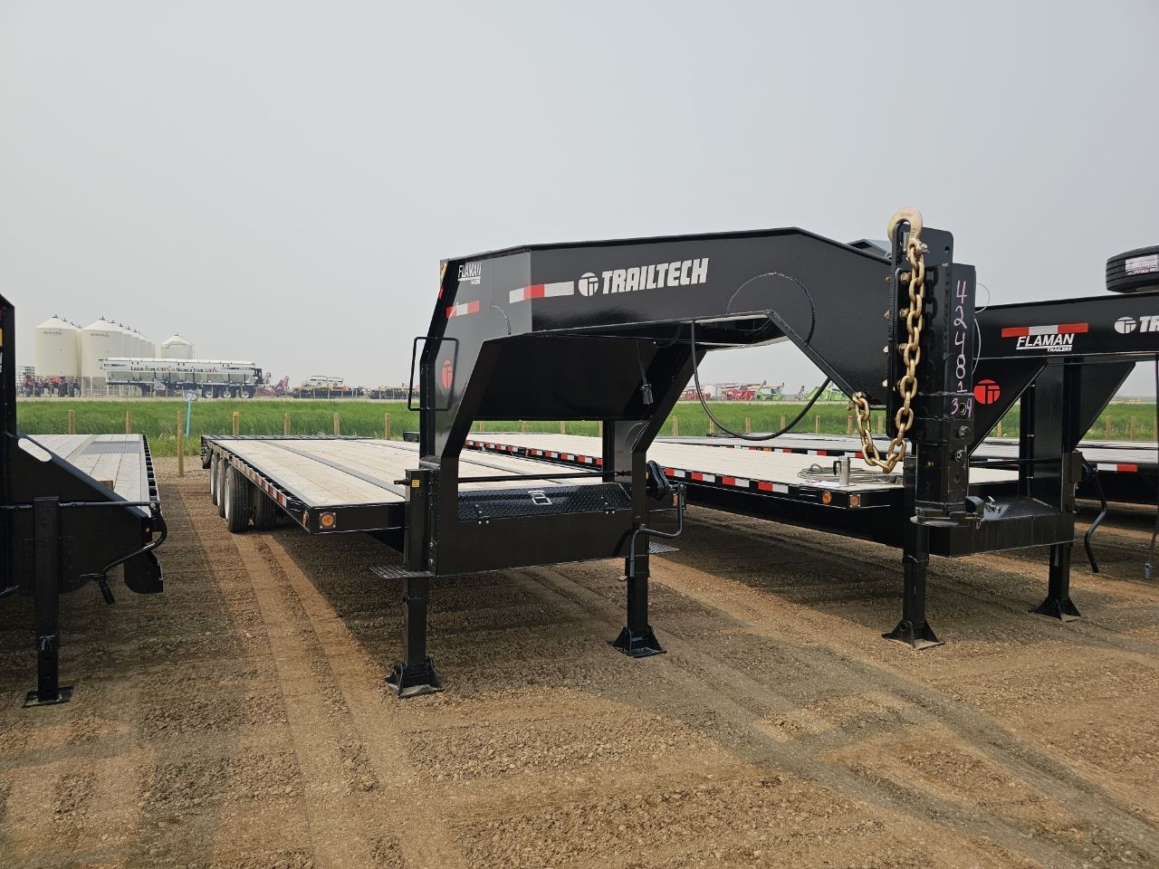 2025 Trailtech TD316 8'6" x 33' GN BT Flat Deck Trailer