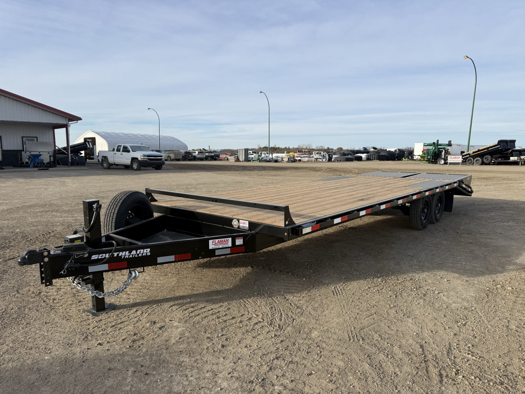 2026 Southland HBA 8'6" x 25' Beavertail Deckover Trailer