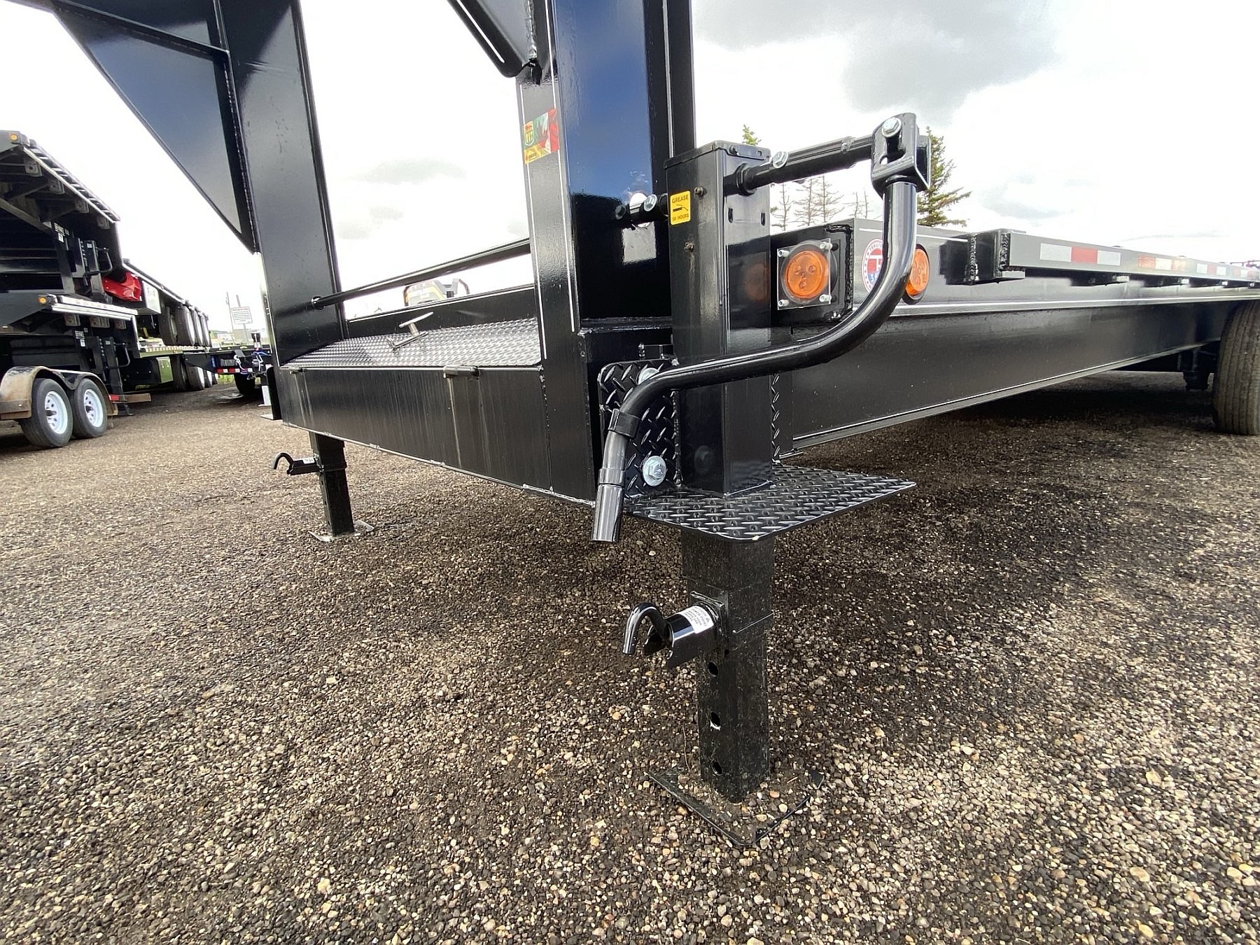 2026 Trailtech Essential Series 24' Tri-Axle Gooseneck