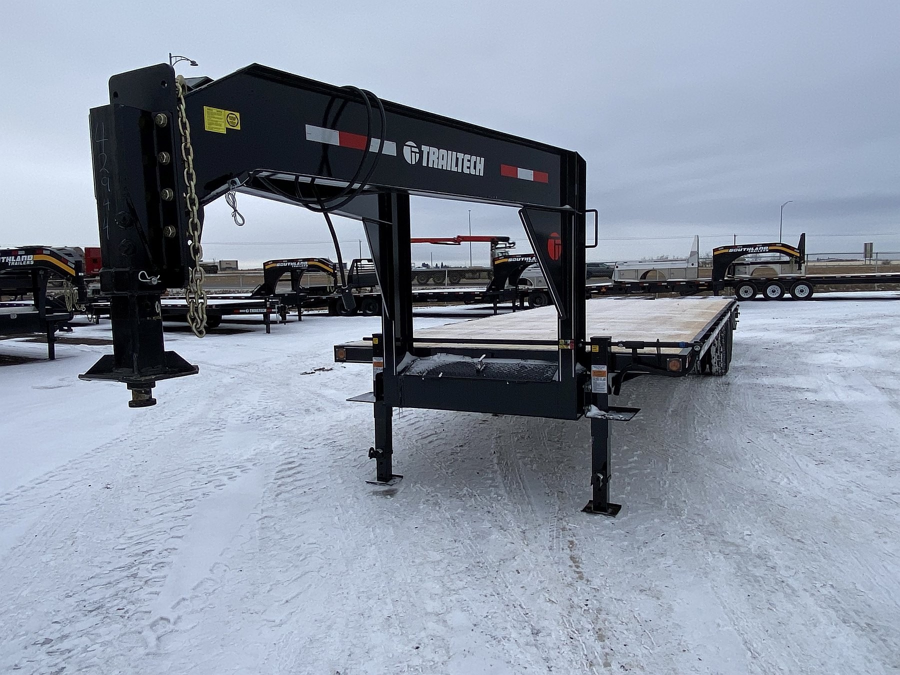 2026 Trailtech Essential Series 26' Gooseneck Trailer