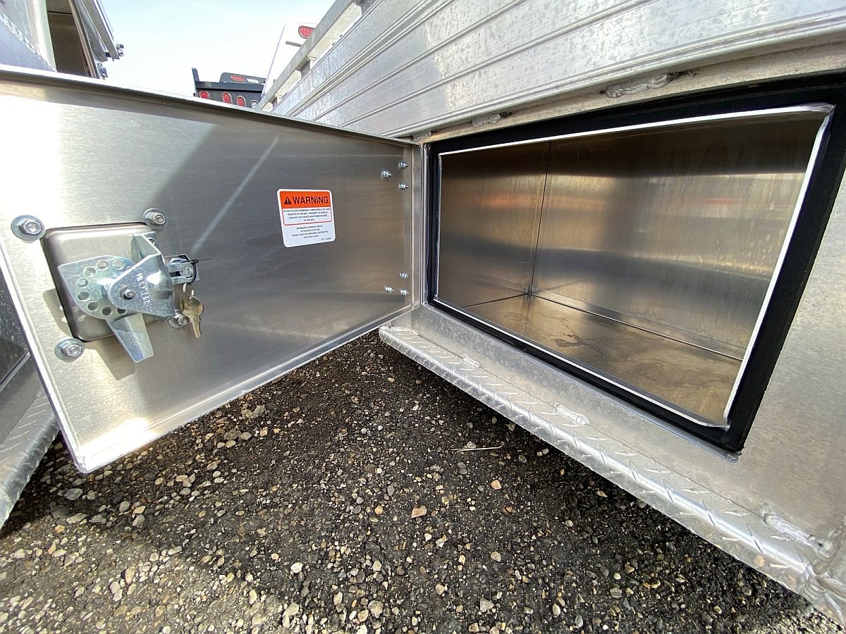 Hillsboro 4000 Series 8'x11' Aluminum Truck Deck